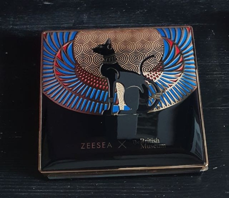 ZeeSea x The British Museum eyeshadow palette; Zeesea; 2020; E.2020.5 ...