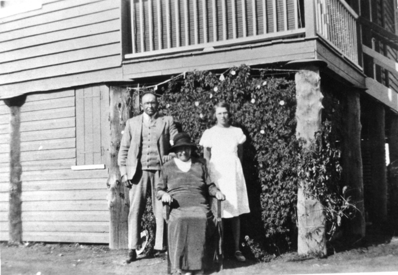 BP.428 Carlyon Family; Mitchell Qld 3 & 4 Generations.; 1930 - 1940; BP ...