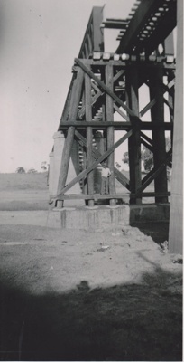 BP.750 Mitchell Rail Bridge - being built. 5 photos.; 1883 - 1885; BP ...