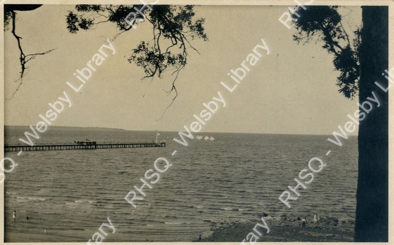 Redcliffe - view of bay, with Jetty to left ; Victorsen, Phil; c 1950 ...