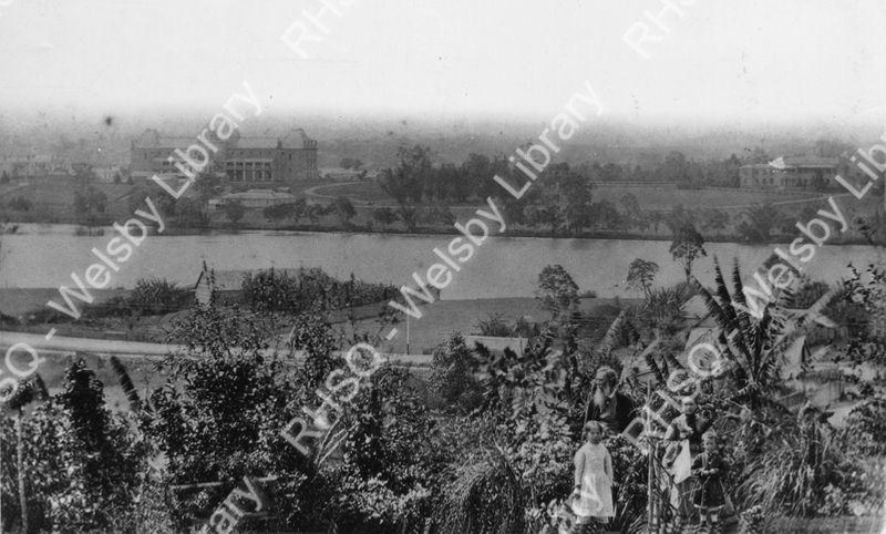 Brisbane Panoramas 1870-1899 South Brisbane Stanley Street across river to Parli... | eHive
