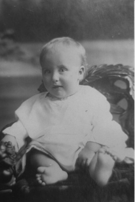 Doris Violet Warren, Colonel Light Gardens; 1921; P02953 | eHive