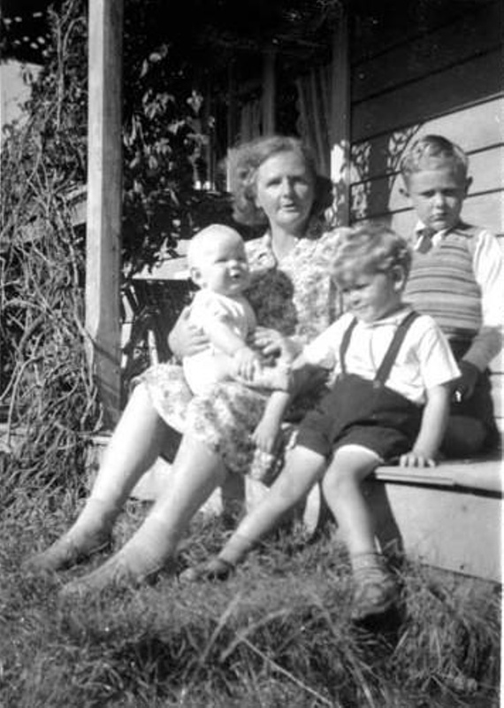 Winnifred Swanson John, Graeme & Ross, ex Graeme Swanson, Templeton ...