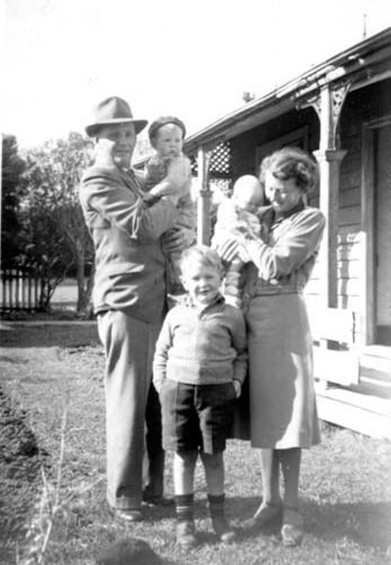 Gordon & Sadie Swanson John, Graeme & Ross, ex Graeme Swanson ...