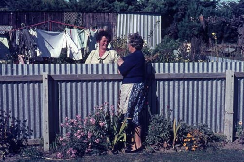 Nolene Chatterton (facing) husband Bill Mavis Happer (right) husband ...