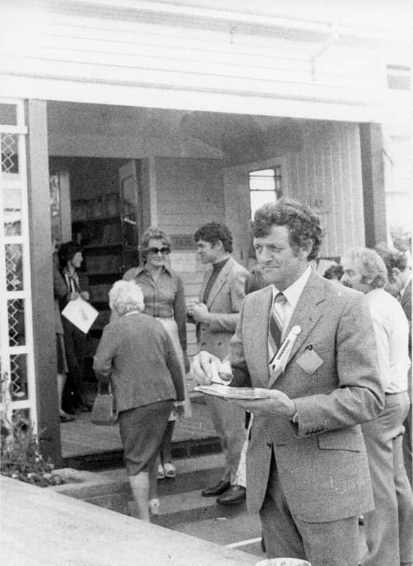 1979 E65 Dunsandel Centennial Chairman at the barbecue; DHS-0867 | eHive