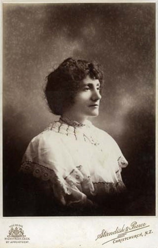 Miss Kelly, Mrs J Guntrip, ex Kate Wraight, photo Standish & Preece ...