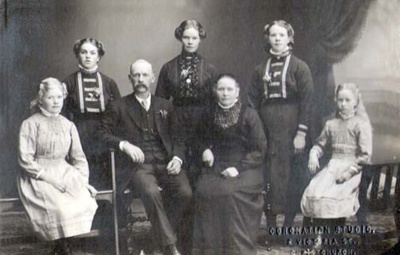 The Greer Family L t R Annie, Mary Matilda, Thomas Greer, Eliza Jane ...
