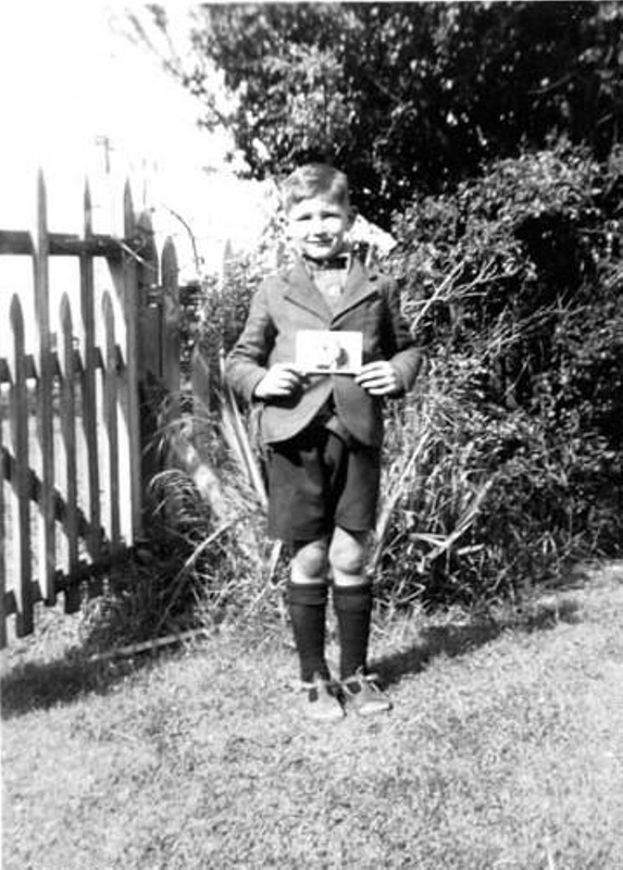 Donald Johnston, Selwyn, ex Helen Johnston; DHS-1335 | eHive