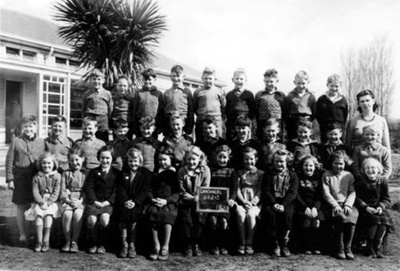 EHS-0009_1 Dunsandel school 1948 S1+2+3; DHS-0099 | eHive