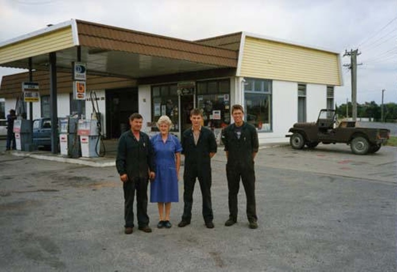 Garage, Ian McLean, Mary Glenn, Hamish McLean, Brendon Wright ...
