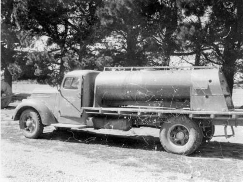 T8b 1950 Original Dunsandel fire unit, 2 tenders; DHS-0729 | eHive