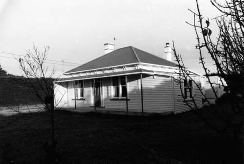 H65 1980 'Meadowcroft' Chatterton NgNo 22-10 neg not same but same ...