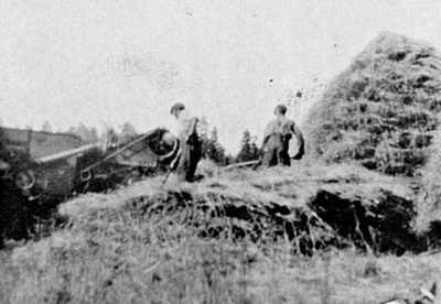 Thrashing Machine; C. 1920s | eHive