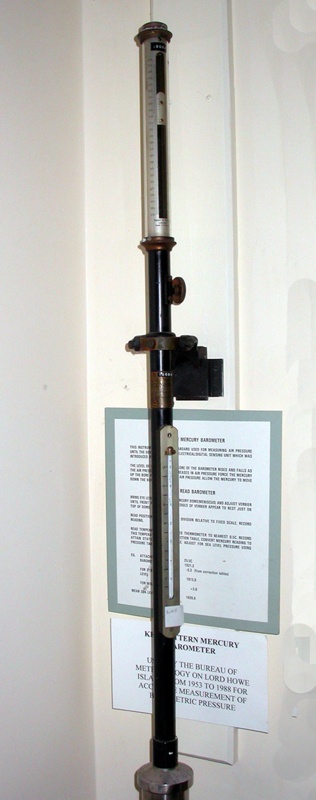 Kew Pattern mercury barometer; Short and Mason London; LHI0005 | eHive