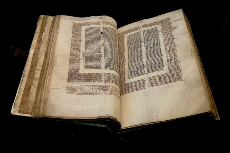 Decretals of Pope Gregory IX; MS Lich 031 | eHive