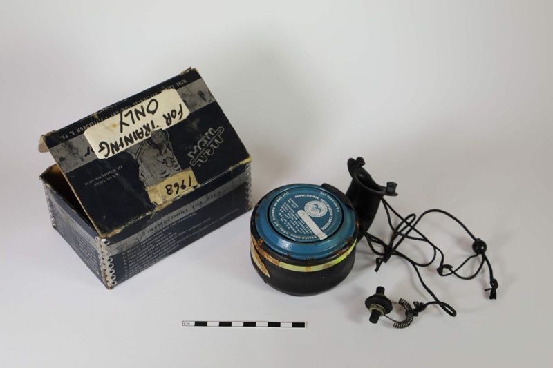 Respirator, Self-Rescuer; Mine Safety Appliances Co.; 1960-1967; 995-9 ...