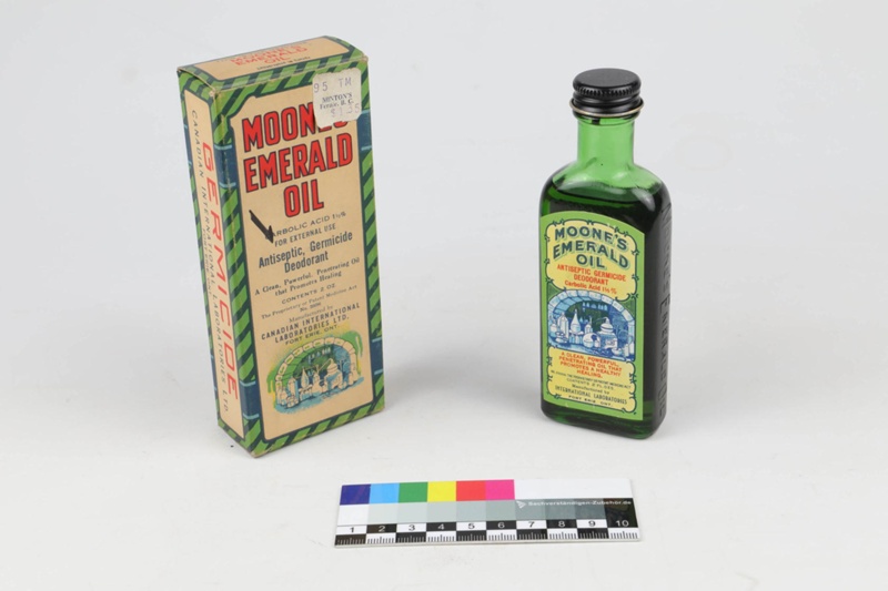 Bottle, Moone's Emerald Oil; 1933-1945 ; 978-8-1QP806 | eHive