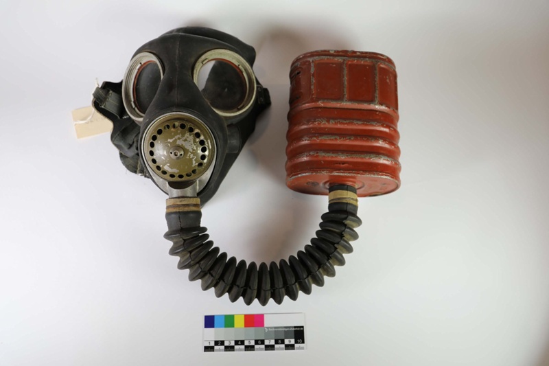 Gas Mask military, MK V; General Steel Wares; 1942; FM.2021.1.40 | eHive