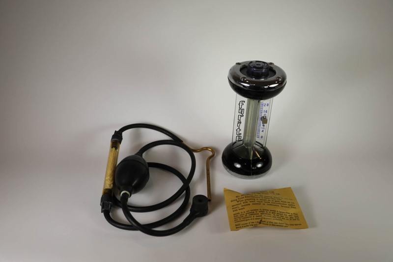 Fyrite Oxygen Indicator Model CPD; Bacharach Instrument Company; 1970 ...