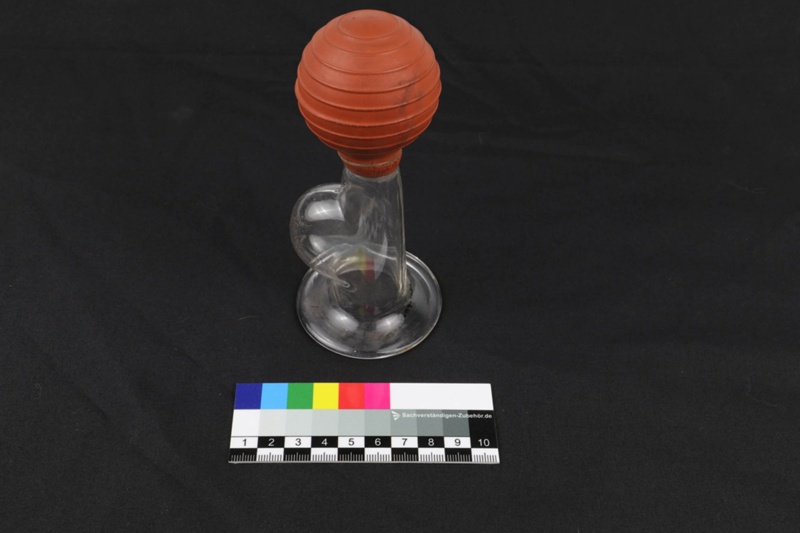 Breast pump; 1920-1960; 983-7-E&NB-1434 | eHive