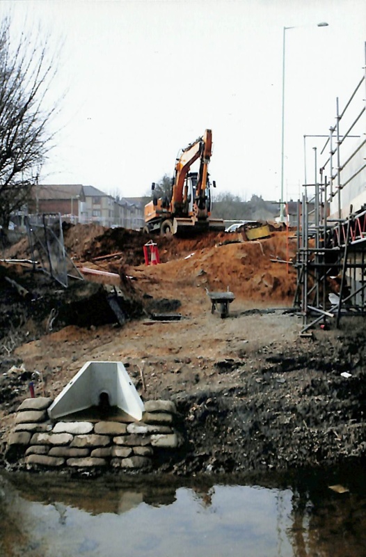 SMKLHG301 Folder, Photo: Construction and Installing the Parapet Panels ...