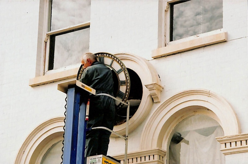 SMKLHG378 Folder, Photo: Restoration work on the clock of the Coral ...