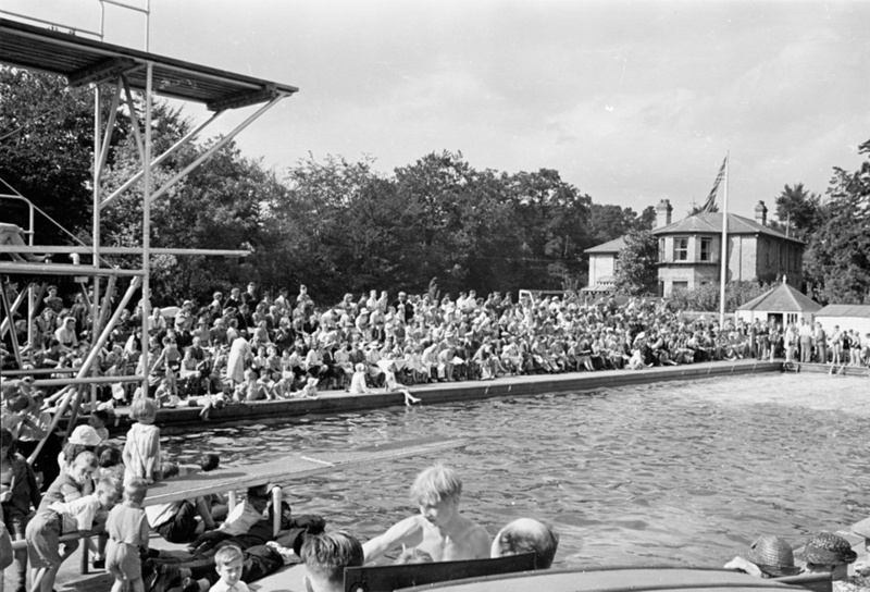 Swimming Gala at Stowmarket Swimming Pool, River Gardens; The George ...