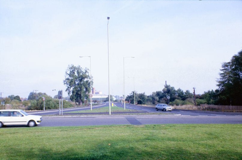 Completed construction of Gipping Way; Box; 20/09/1992; SMKLHG300_0051 ...