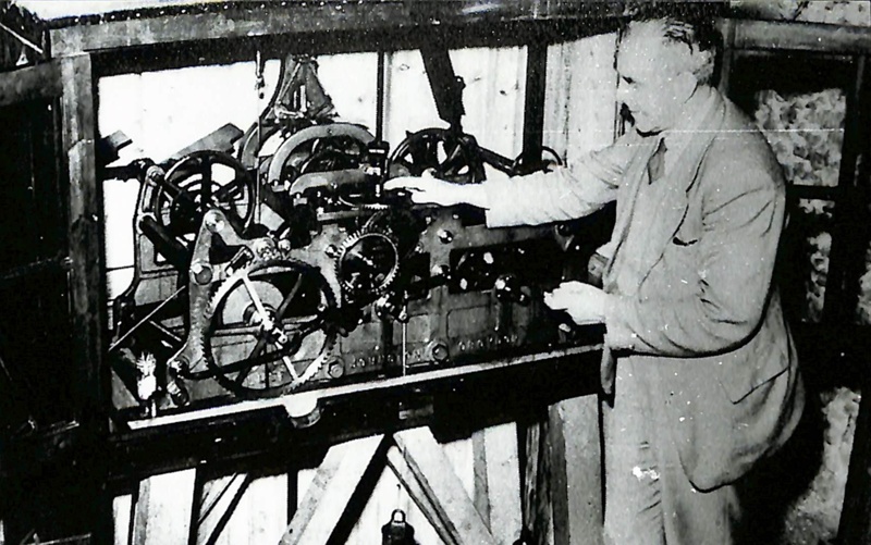 Man with Machine; Unknown; SMKLHG361_0367 | eHive