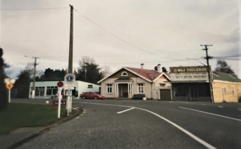 Tūātapere History - old Main Road shops, from bridge to Ferry Road ...