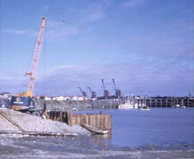 Wilks crane ramp for loading 1969; KWC-I-1736 | eHive