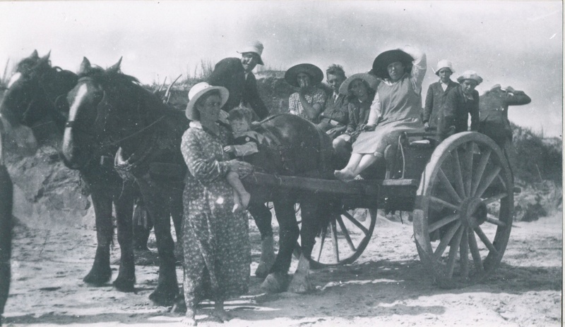 Picnic party at Tauranga Bay, Ben WILLIAMS dray; KWC-I-2882 | eHive