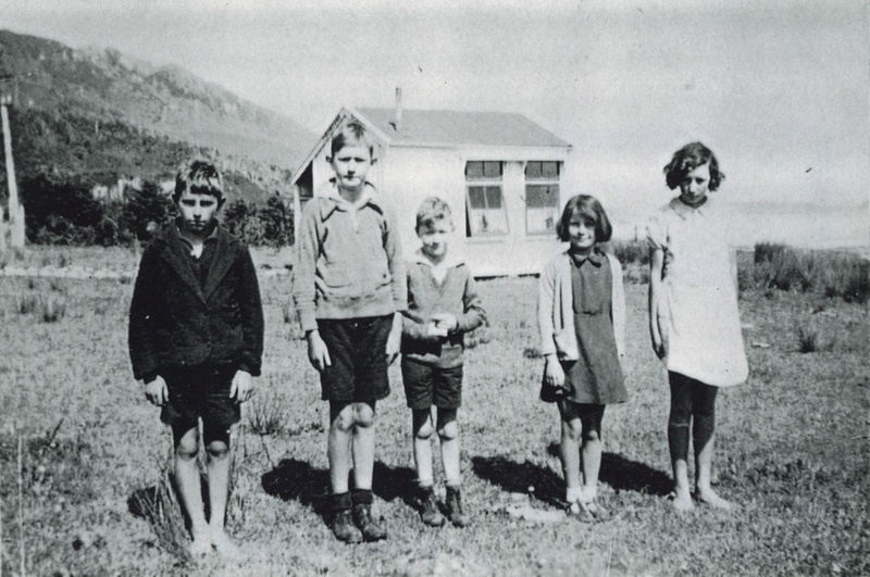 the last school and pupils at Brighton, Fox River; KWC-I-2743 | eHive