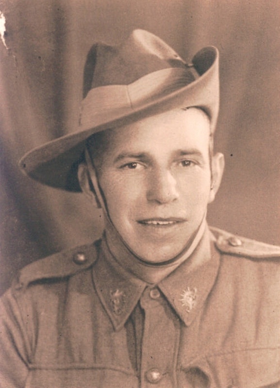 Photograph, Edward Leslie (Ted) COATES ; 1942; 2000/P009 | eHive