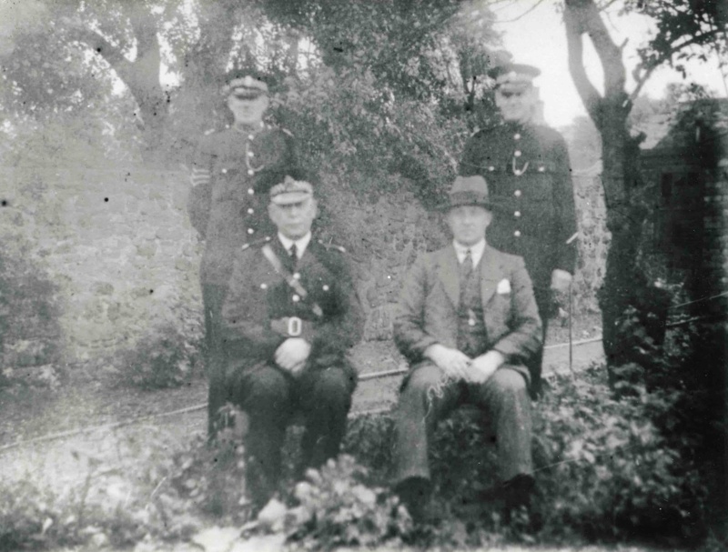 West Lothian Constabulary officers in garden of Annet House, temporary ...
