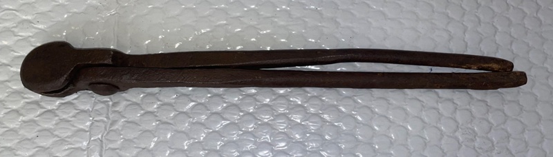 Blacksmith Round Nose Tong; 2022.0460 | eHive