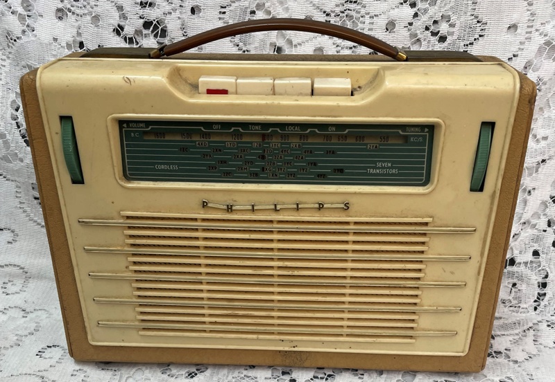 Portable 'Philips' Radio; Philips Electrical Industries; 2023.0880 | eHive