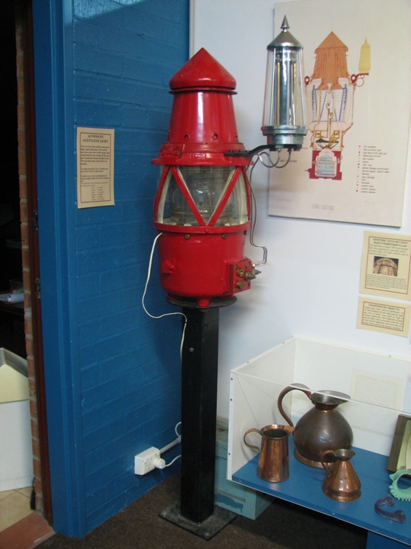 Acetylene gas light system; BAY1988.609 | eHive