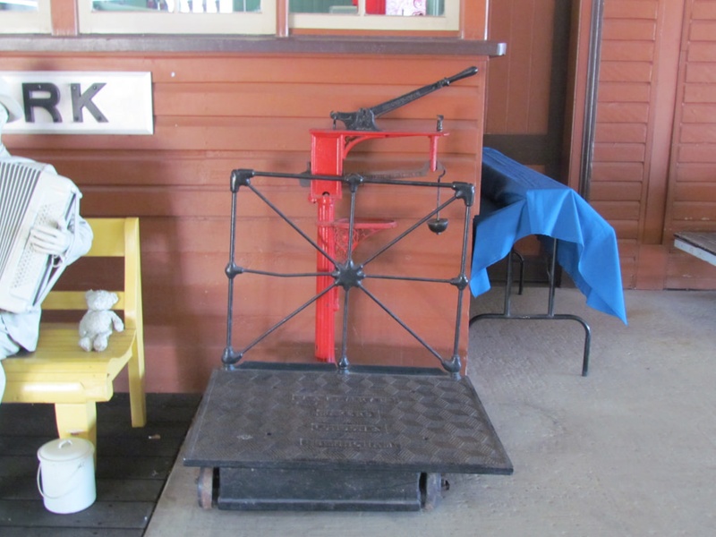 Scale - Steelyard Platform Beam Scale; A-0282 | eHive