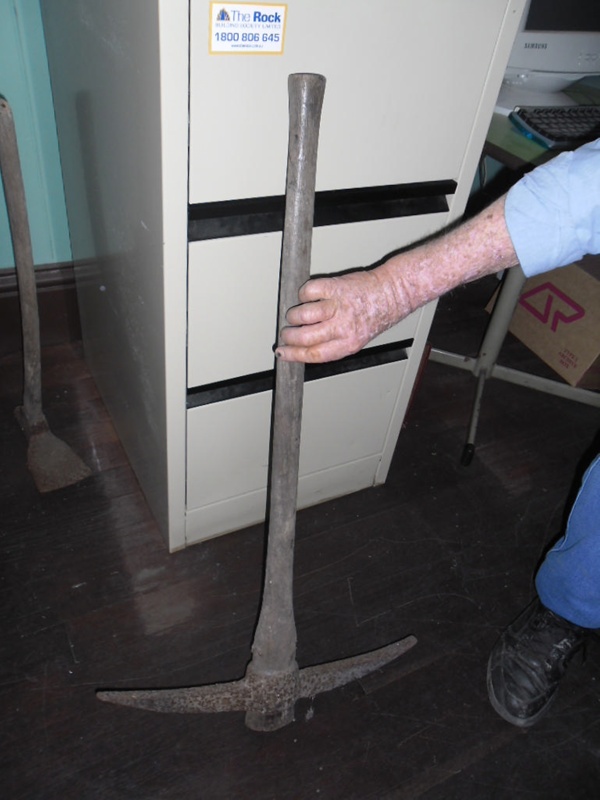 Pick - Long handle; A-0408 | eHive