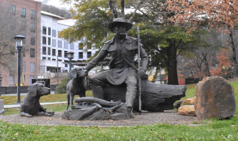 Daniel Boone with Dog Statue; Margo Matherne; 2021.1 | eHive