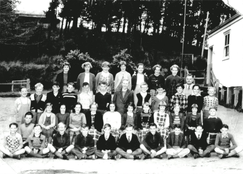 Lenswood Primary School / Forest School : Grade 5,6 & 7 ; 1957 | eHive