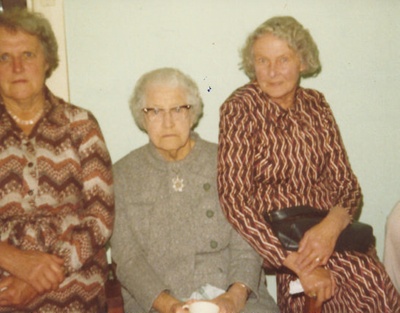 Phyllis Edna Green (nee Moulds) and Ivy Doreen Green (nee Rowley) [1907 ...