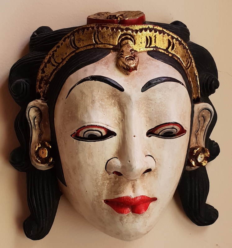 Topeng dance mask (Raja putri) - Indonesia; IDN-05 | eHive
