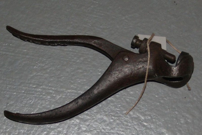 Saw setter; CM.K035g | eHive