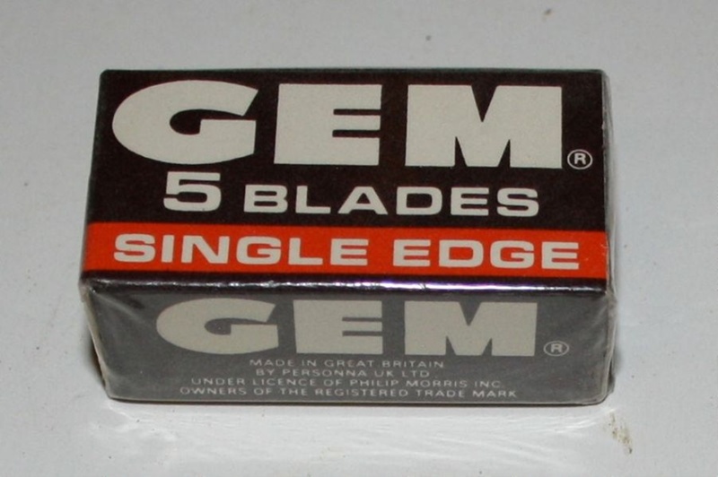 Razor blades, Gem; CM.L029b | eHive