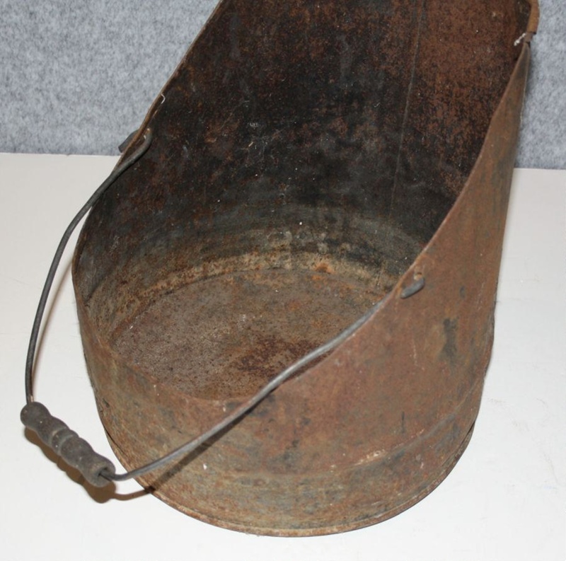 Coal Scuttle, homemade; CM.Z038m | eHive