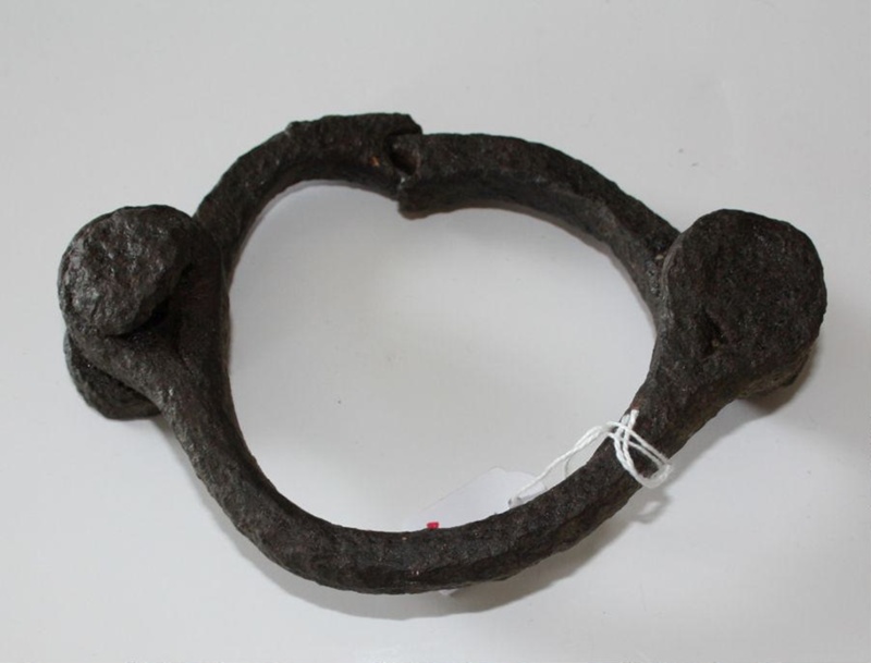Leg iron, metal; c. 1800; CM.P073d | eHive