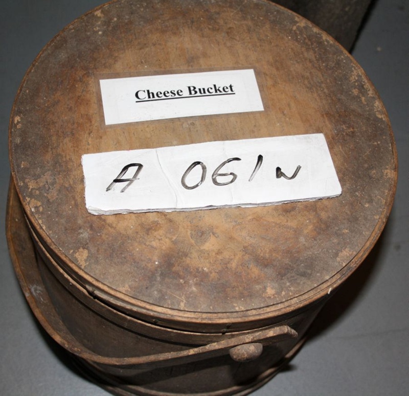 Cheese bucket with lid; CM.A061w | eHive